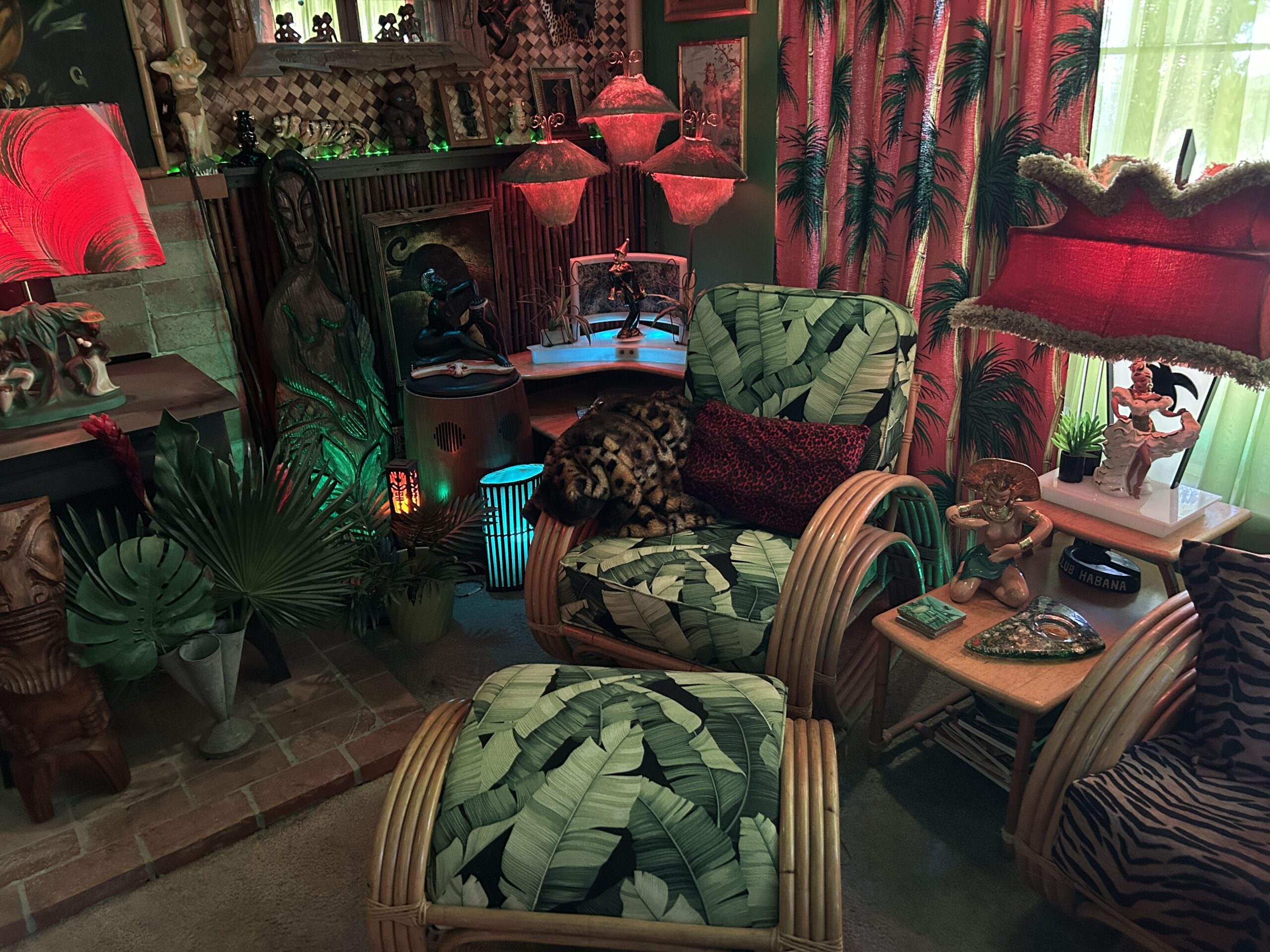 Home Sweet Tiki Home #8 Chiqui-Flamingo Casa - Tucson AZ - Tiki with Ray
